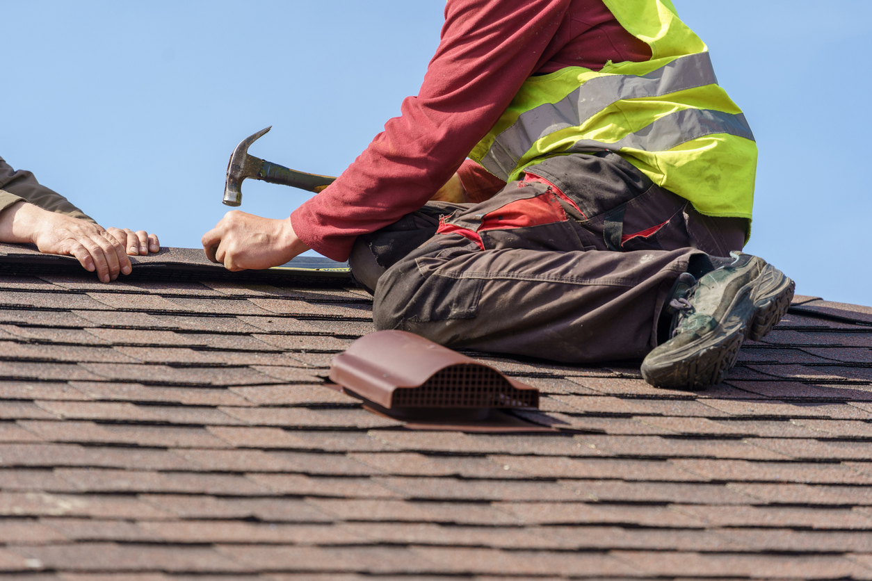 5 Reasons to Hire a Locally Based Roofing Company