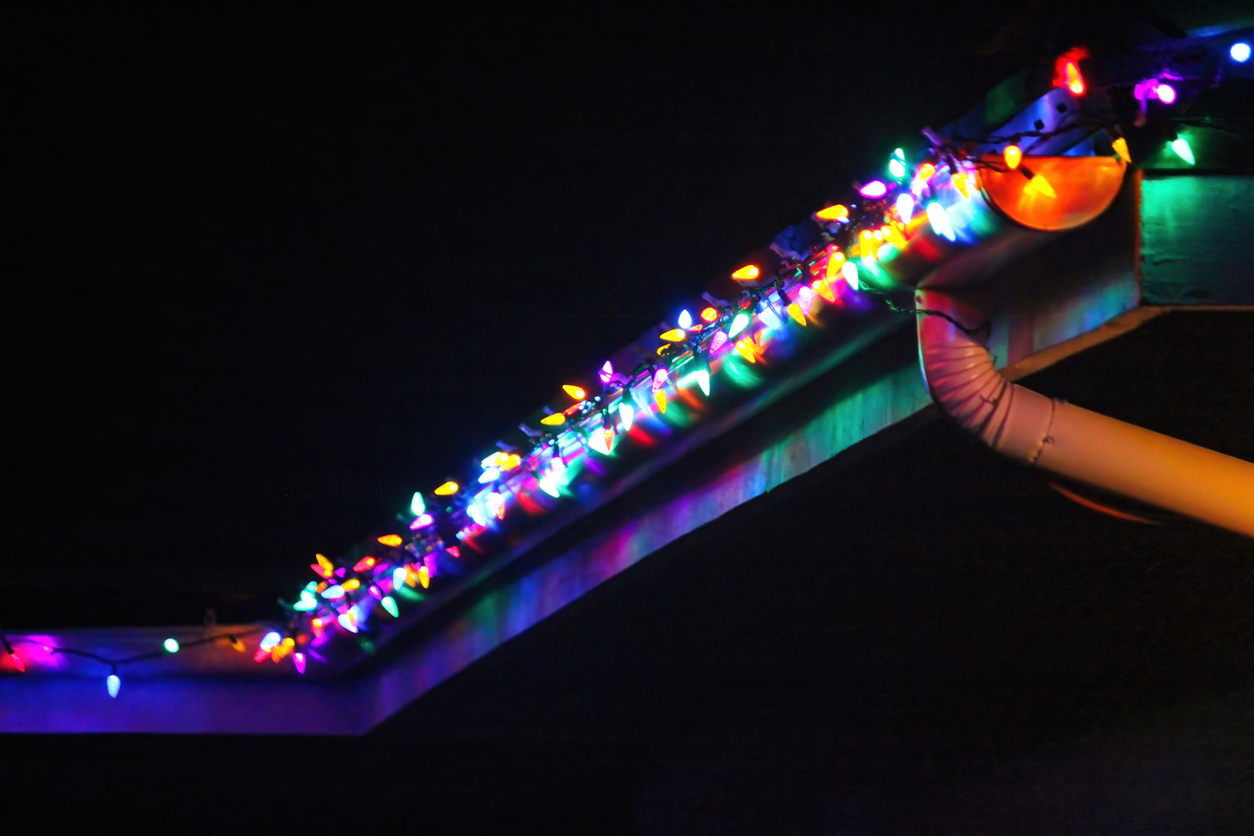 There Are Precautions You Should Take When Hanging Lights on Your Roof