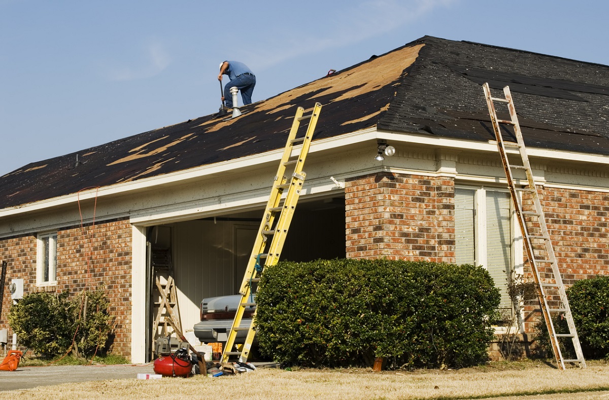 Roofing Basics: Replacing the Roof on an Older Home